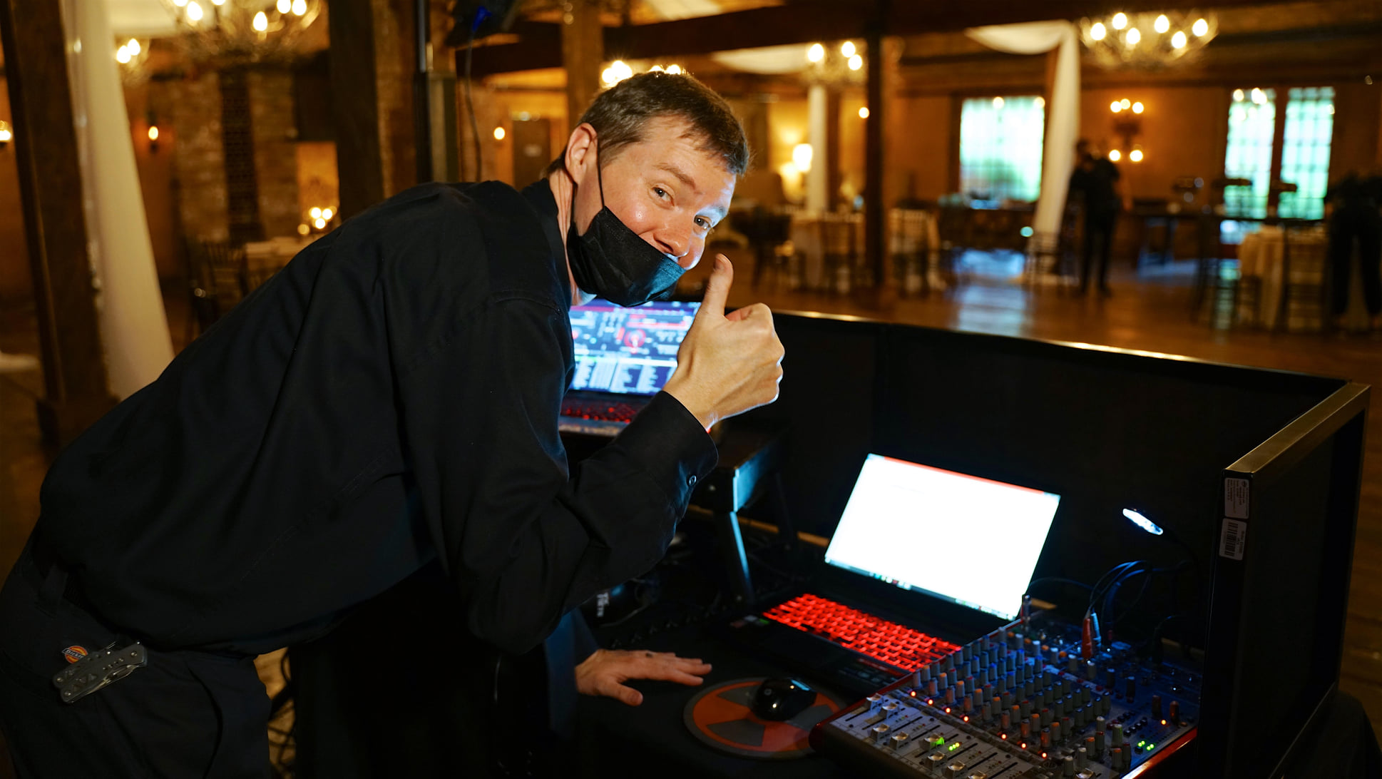 DeepBlu Entertainment Memphis Wedding DJ | Mid-South Bride